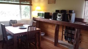 Robbrecht Troost Pottery, Pahoa (updated prices 2025)