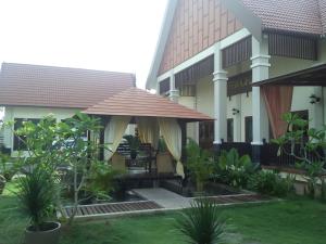 The Manor Beach Resort Besut, Kampung Kuala Besut (updated prices 2025)
