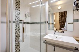 Hotel Opera Maintenon, Paris (updated prices 2025)