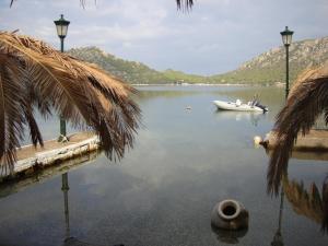 Mantas Bay, Λίμνη Βουλιαγμένης (ενημερωμένες τιμές για το 2025)