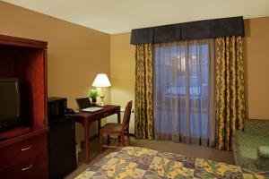 Travelodge by Wyndham Oshawa Whitby, Oshawa (updated prices 2025)