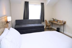 Gamston Lock, Nottingham by Marston's Inns, Nottingham (updated prices ...