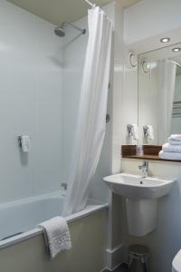 Gamston Lock, Nottingham by Marston's Inns, Nottingham (updated prices ...