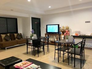 Double DD House at MRT Sutthisarn, Bangkok (updated prices 2025)