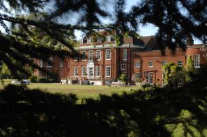 Stoke Place- Part of the Cairn Collection, Slough (updated prices 2025)