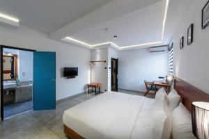 Fern Colombo, Colombo (updated prices 2025)