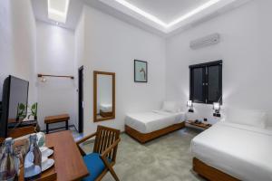 Fern Colombo, Colombo (updated prices 2025)