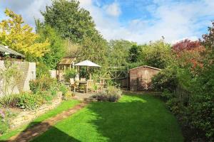 Bells Cottage, Alderton (updated prices 2025)