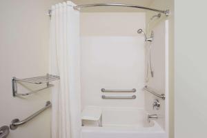 Microtel Inn & Suites by Wyndham Holland, Holland (updated prices 2025)