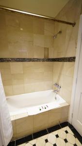 Trylon Hotel - Hollywood, Los Angeles (updated prices 2025)