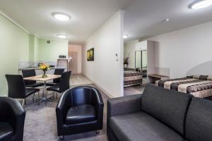 Comfort Inn & Suites Goodearth Perth, Perth – Updated 2023 Prices