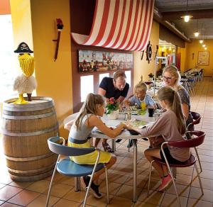 LEGOLAND Wilderness Barrels & Cabins, Billund (precios actualizados 2025)