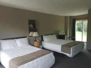 The Spirit Rock Outpost & Lodge, Wiarton (updated prices 2025)