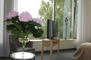 Zaliasis slenis - Self check-in hotel - Free parking, Klaipėda (updated ...