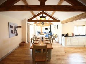 Court Hayes Farm Barns, Wyck Rissington (updated prices 2025)