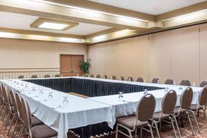 Quality Hotel & Suites, Gander (updated prices 2025)