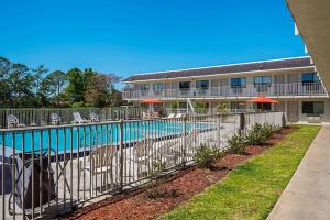 Rodeway Inn Kissimmee Maingate West - Free Theme Park Shuttle, Orlando ...