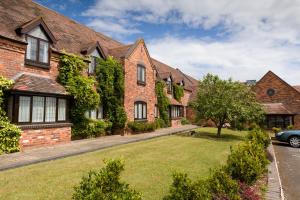 The Pear Tree Inn & Country Hotel, Worcester (updated prices 2024)