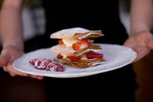 The Spotted Chook and Amelie's Petite Maison, Montville (updated prices ...