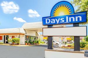 Days Inn by Wyndham St. Petersburg Central, St. Petersburg – Updated ...