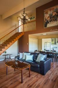 Barossa Shiraz Estate, Lyndoch (updated prices 2025)