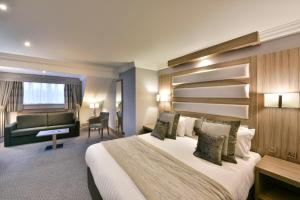 Holiday Inn - Manchester - Oldham, an IHG Hotel, Manchester – Updated ...