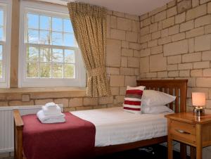 Lady Jane Grey, Winchcombe (updated prices 2025)