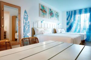 Universal's Endless Summer Resort - Surfside Inn and Suites, Orlando ...
