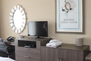 Opera House Hotel, Bronx (updated prices 2025)