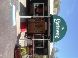 The Gateway Restaurant & Lodge, Three Rivers (updated prices 2025)