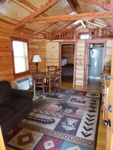 Cabins of Mackinac & Lodge, Mackinaw City (updated prices 2025)