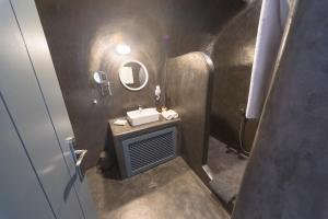 Lotza Studios, Oia (updated prices 2025)