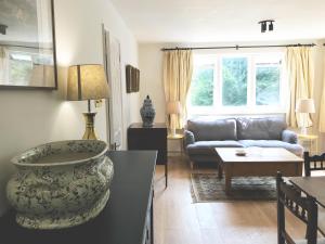 Owlpen Manor Cottages, Uley (updated prices 2025)