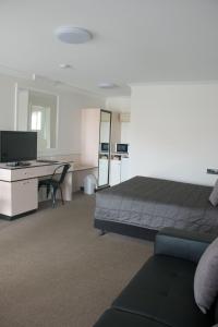 Highway Inn Motel, Hay – Updated 2024 Prices