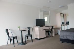 Highway Inn Motel, Hay – Updated 2022 Prices