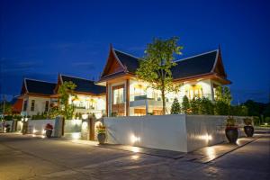 Mae Rim Grace, Mae Rim (updated prices 2025)