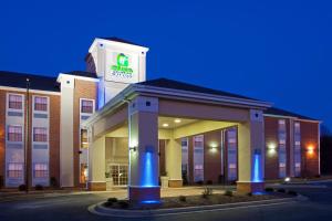 Holiday Inn Express Prince Frederick, an IHG Hotel, Prince Frederick ...