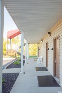 West Bank Inn, Celina – Updated 2023 Prices