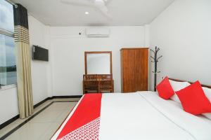 Grand Rovinka Hotel, Dehiwala (updated prices 2025)