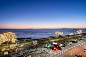 Ocean Promenade Hotel, White Rock (updated prices 2025)