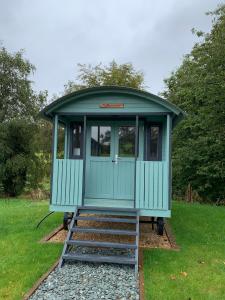 Glamping at Holly Grove Farm, Stoke on Trent – Updated 2023 Prices