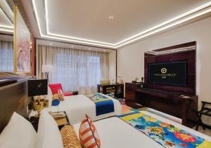 NagaWorld Hotel & Entertainment Complex, Phnom Penh – Updated 2022 Prices