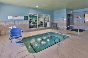 Holiday Inn Express & Suites Portales, an IHG Hotel, Portales – Updated ...