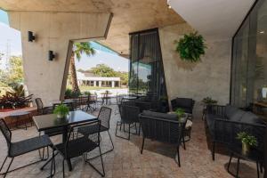 Eatons Hill Hotel, Brisbane (updated prices 2025)