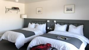 The Bayview Motel - Fort France, ON - Lakeside Motel, Fort Frances ...