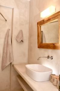 Kounelia Luxury Apartments, Kithnos (updated prices 2025)