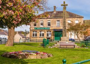 Newcastle House Rothbury, Rothbury (updated prices 2025)