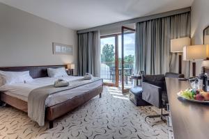 Holiday Inn Resort Warsaw Józefów by IHG, Józefów (updated prices 2025)