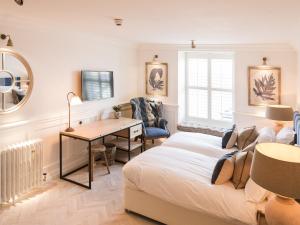 Sandy Mount House, Rhosneigr (updated prices 2025)