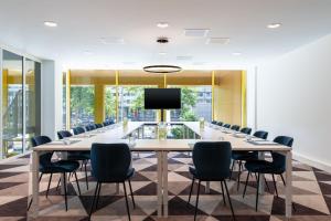 Holiday Inn Express Amsterdam - North Riverside, an IHG Hotel ...